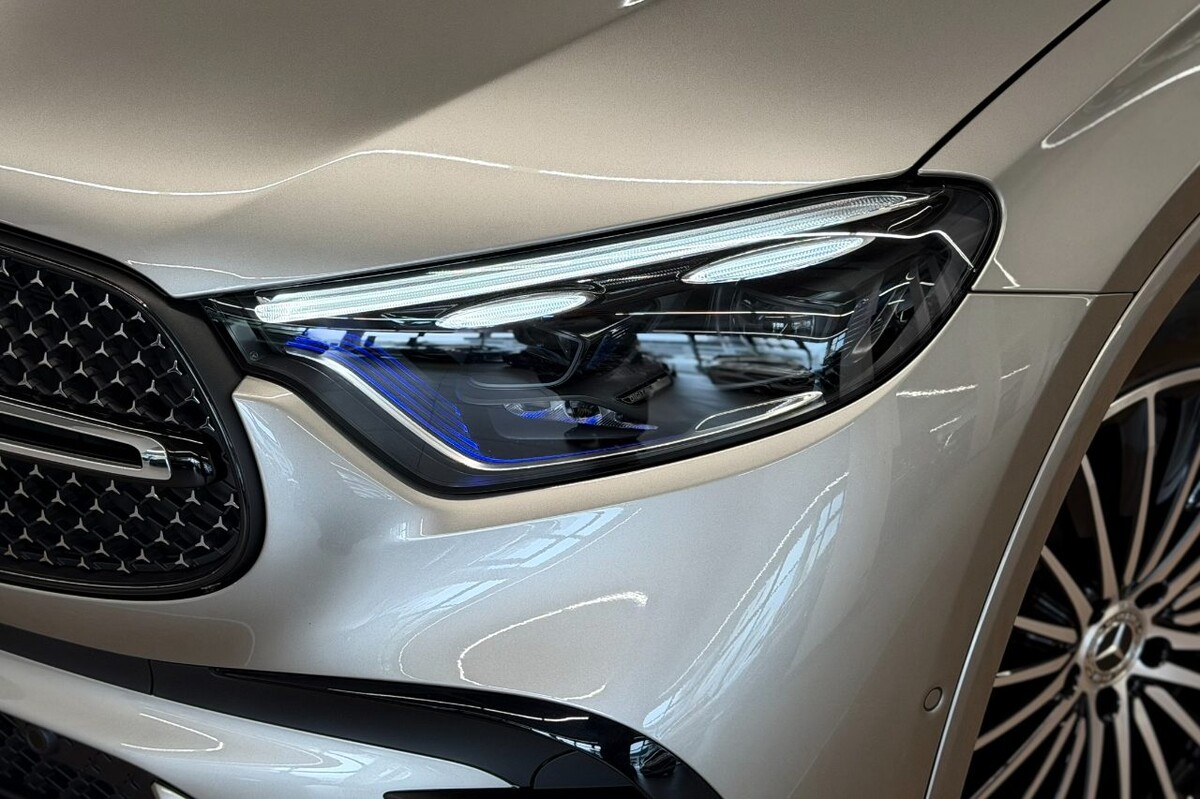 Mercedes-Benz GLC 220d 4Matic AMG Line / Digital Light / Distronic ...